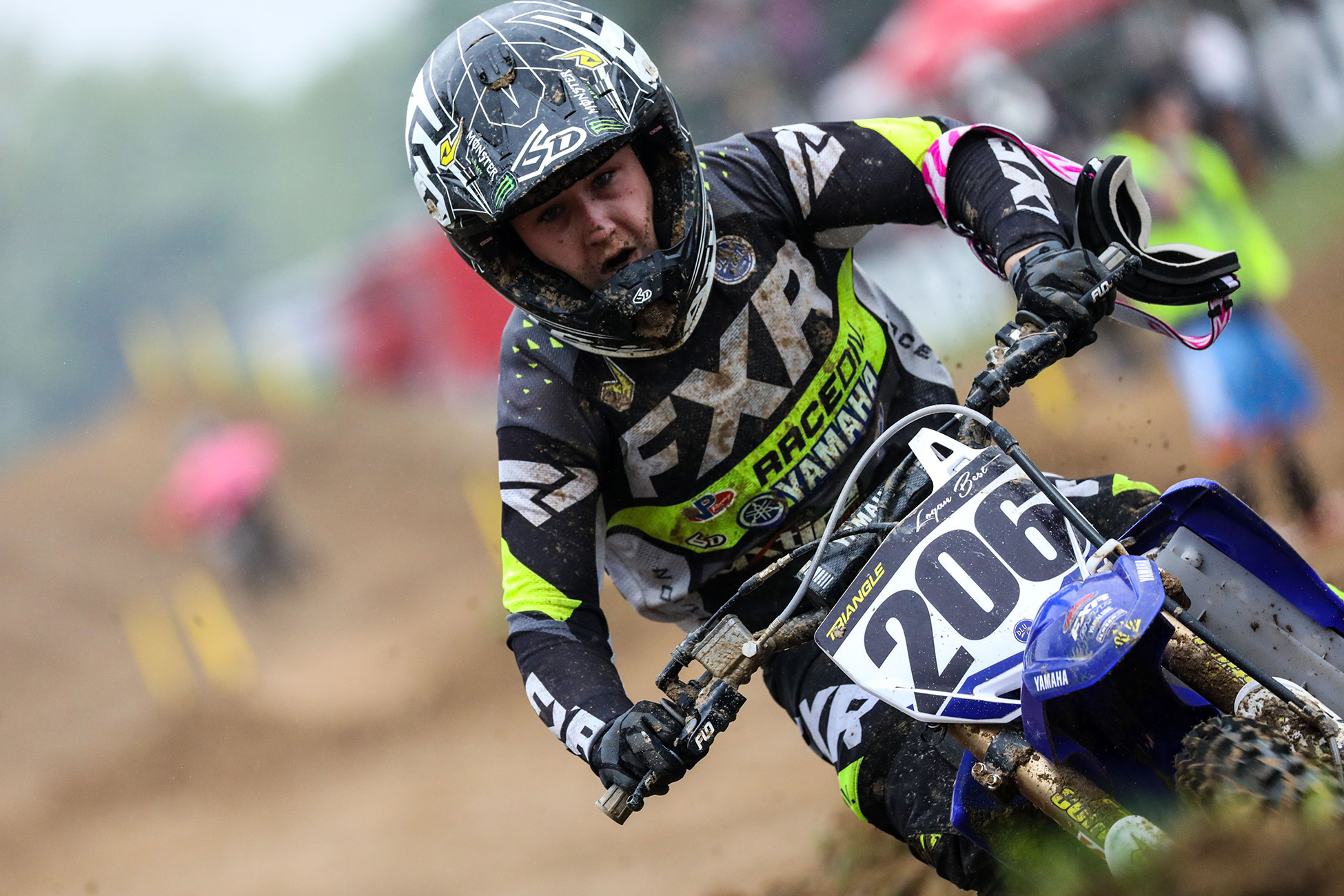 Logan Best: Time to Shine - Motoplayground
