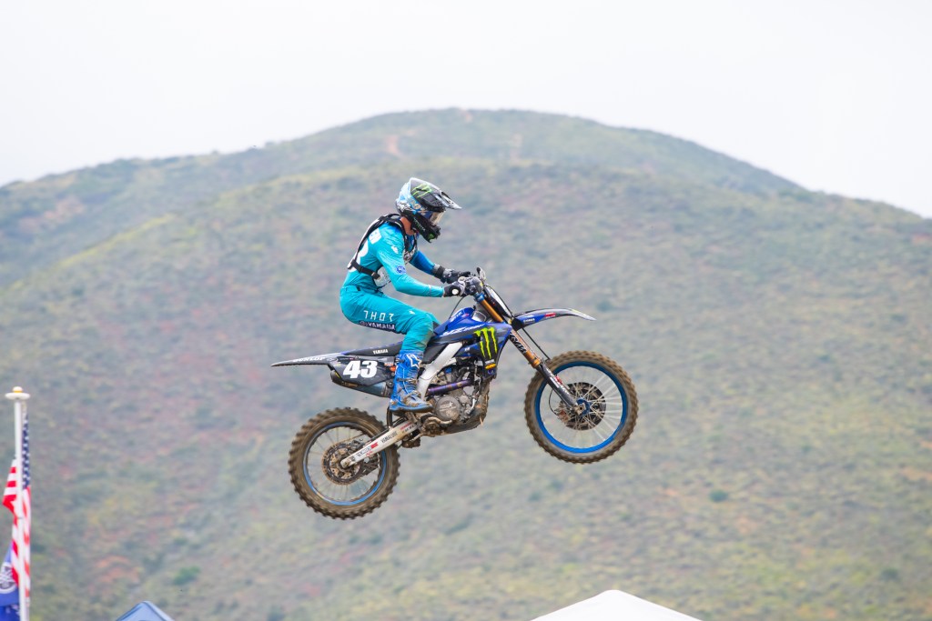 LEVI KITCHEN GRIT-221 250MX - Motoplayground